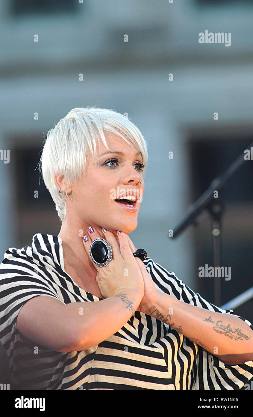 The CBS Early Show Concert with PINK Stock Photo - Alamy