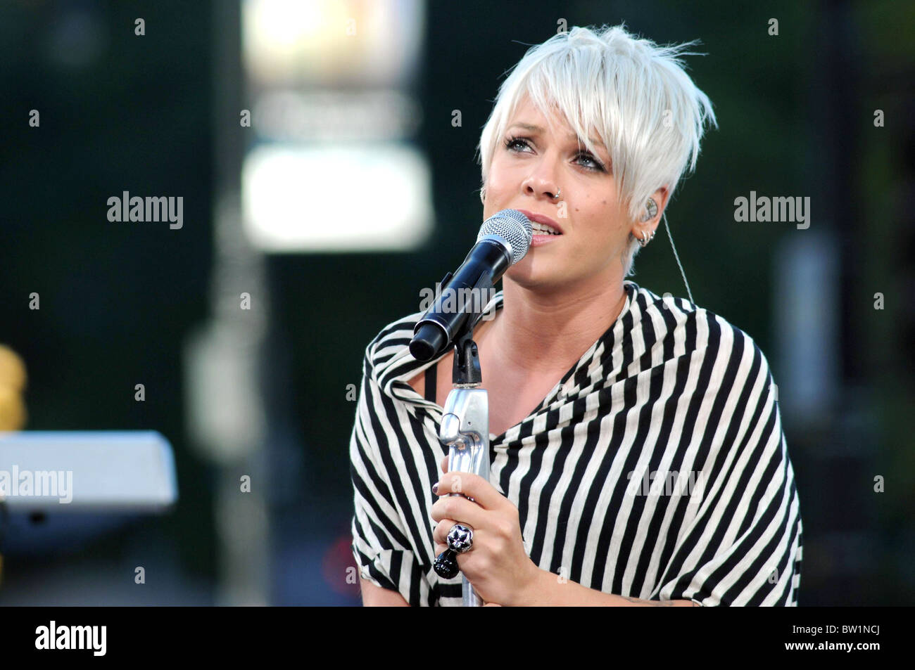 The CBS Early Show Concert with PINK Stock Photo - Alamy