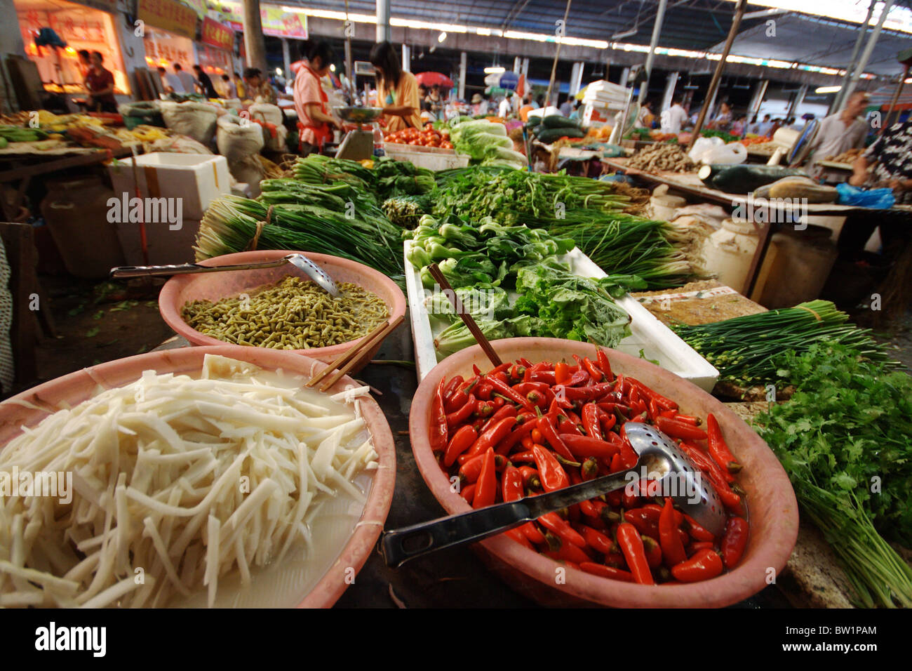 Vegetable fair in Yangshuo, China Stock Photo - Alamy