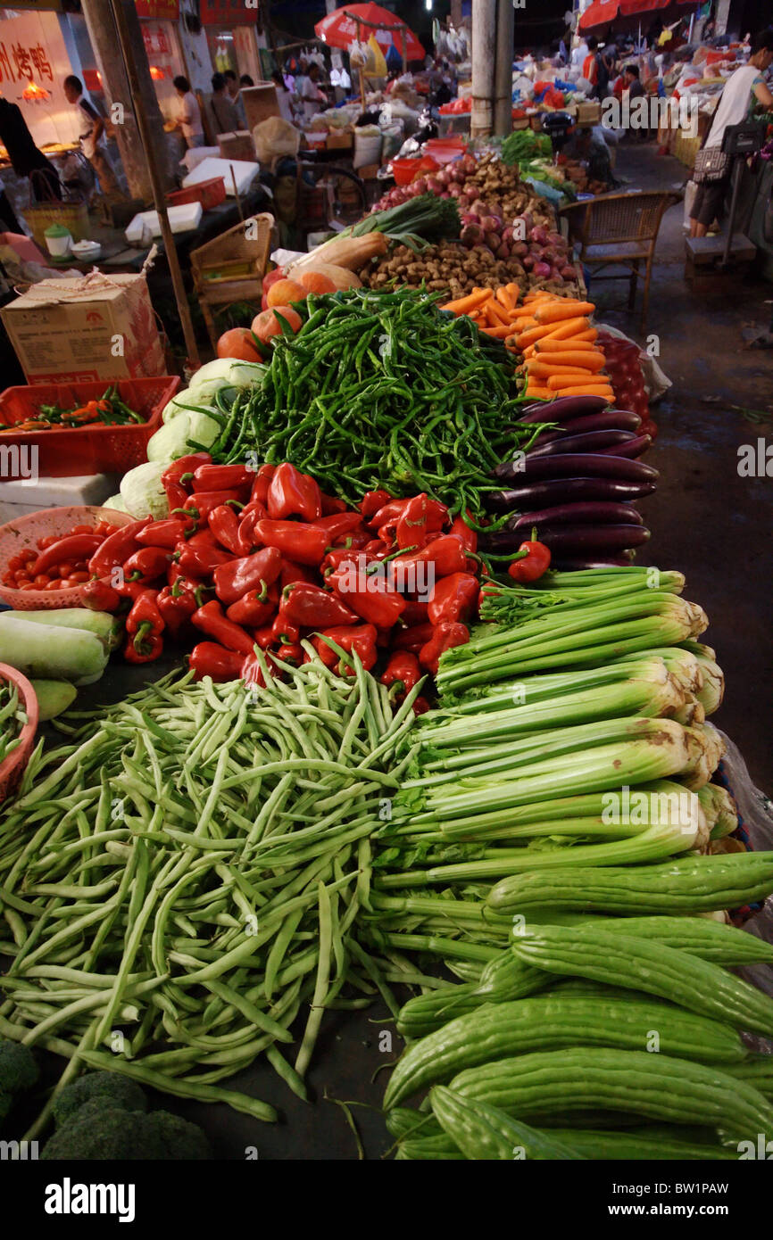 Vegetable fair in Yangshuo, China Stock Photo - Alamy