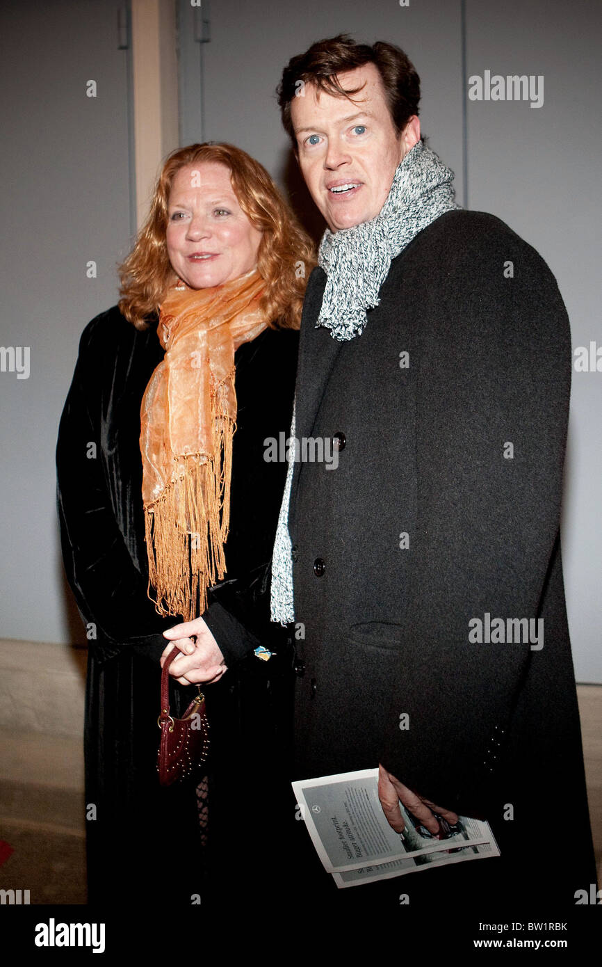 GUYS AND DOLLS Opening Night on Broadway Stock Photo - Alamy
