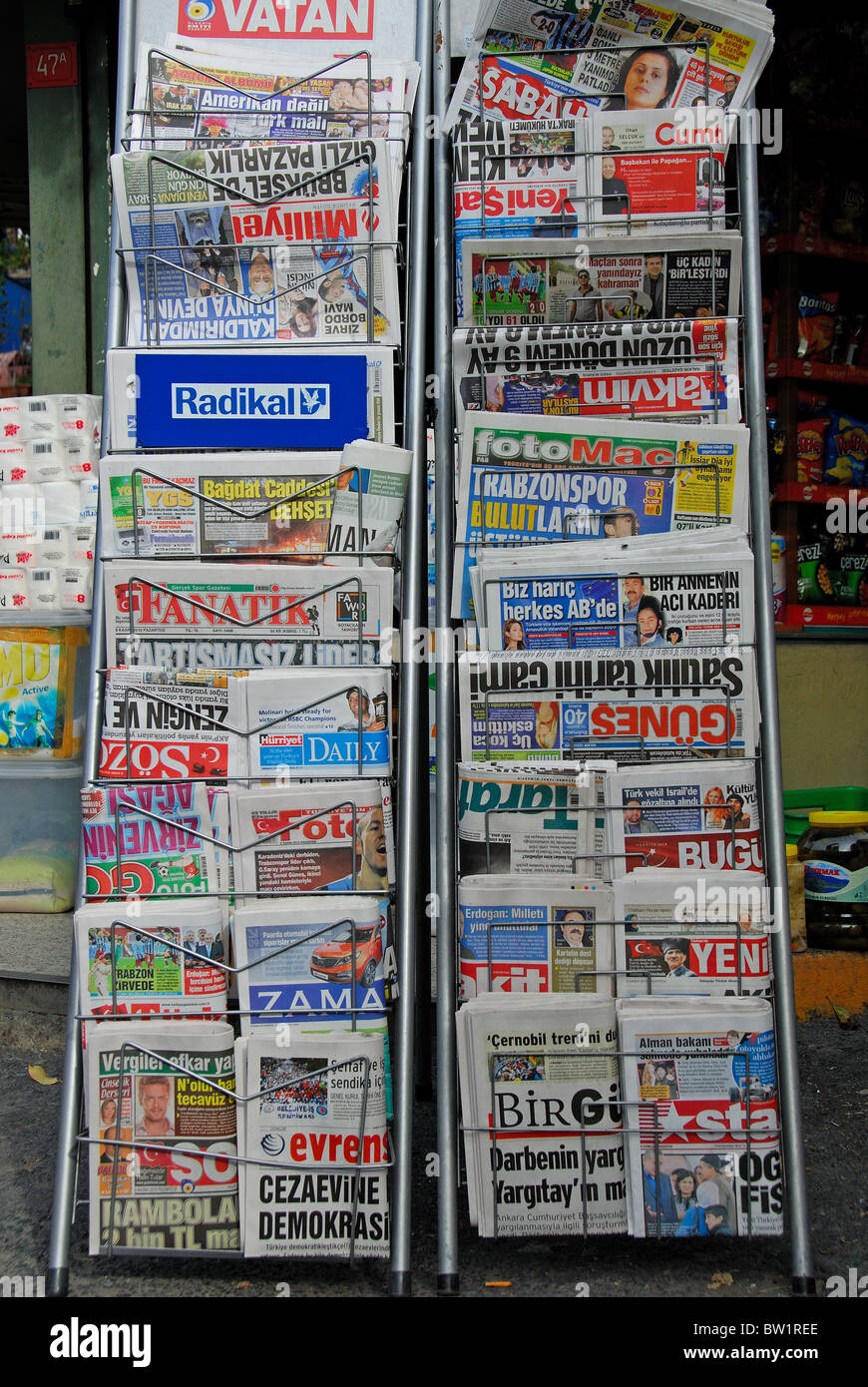 Turkey news stand hi-res stock photography and images - Alamy