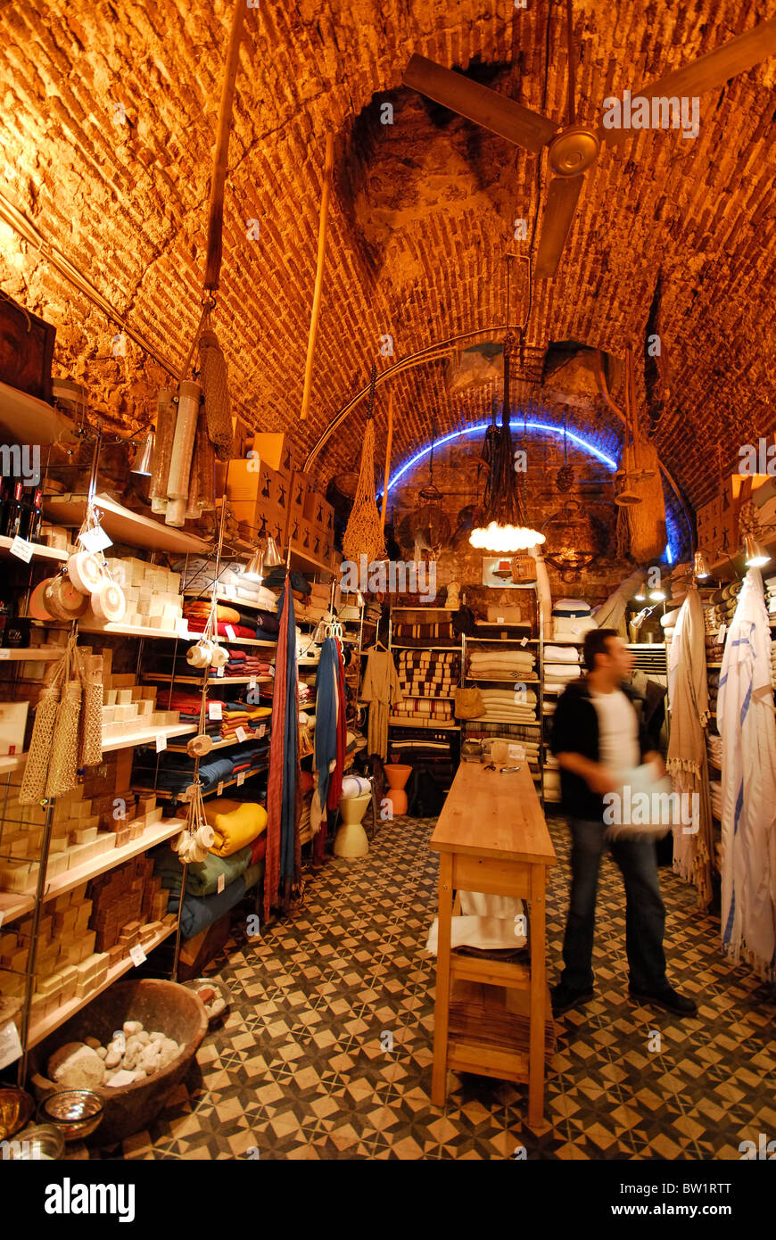 Upmarket shop hi-res stock photography and images - Alamy