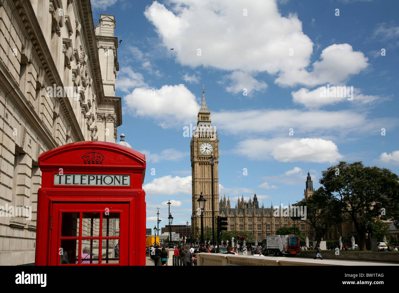 London red telephone box big hi-res stock photography and images - Alamy