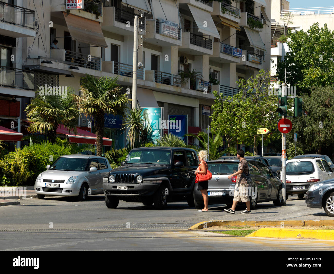 Glyfada Athens Greece People Crossing A Busy Road Stock Photo - Alamy