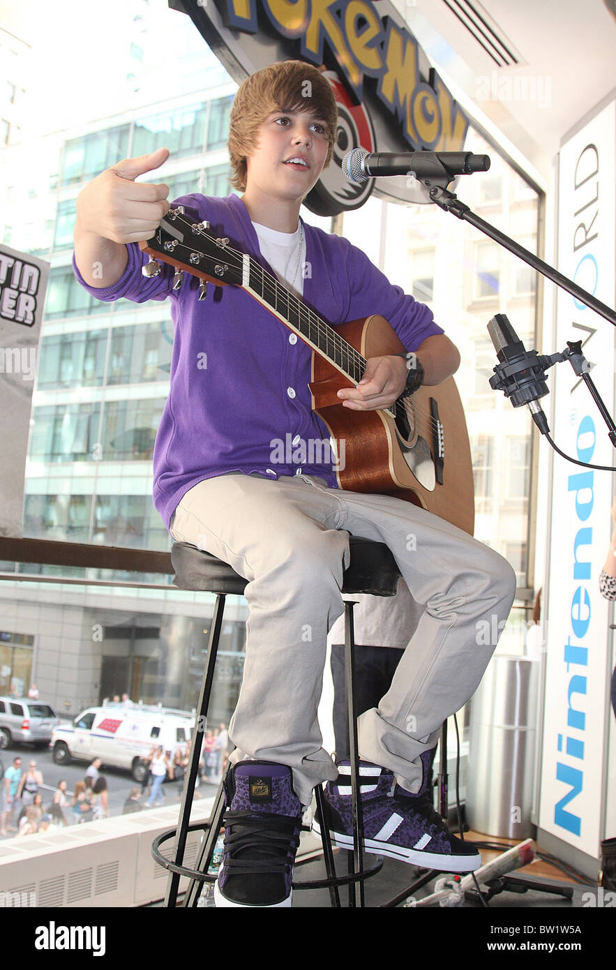 Justin Bieber Concert and Autograph Signing Stock Photo - Alamy