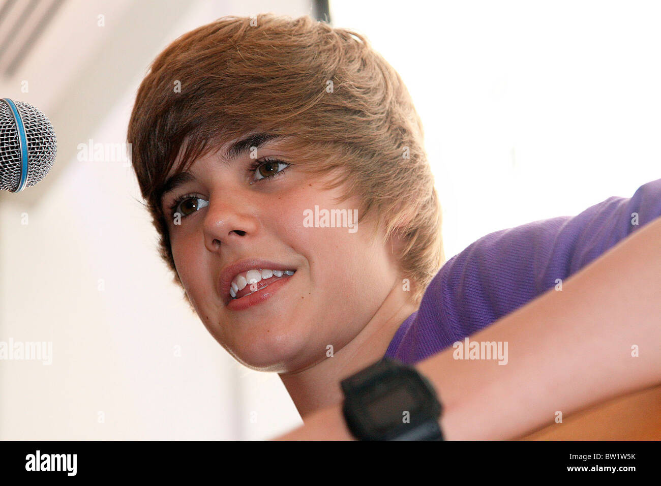 Justin Bieber Concert and Autograph Signing Stock Photo - Alamy