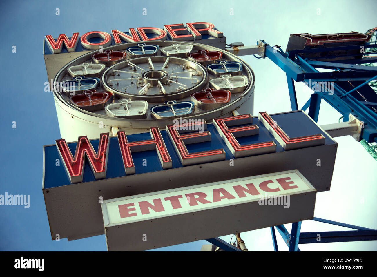 Wonder wheel coney island hi-res stock photography and images - Alamy