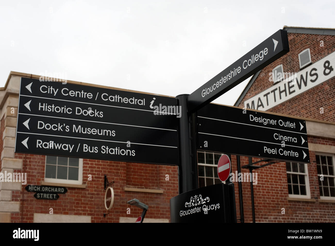 Gloucester Quays Tourist Sign Stock Photo - Alamy