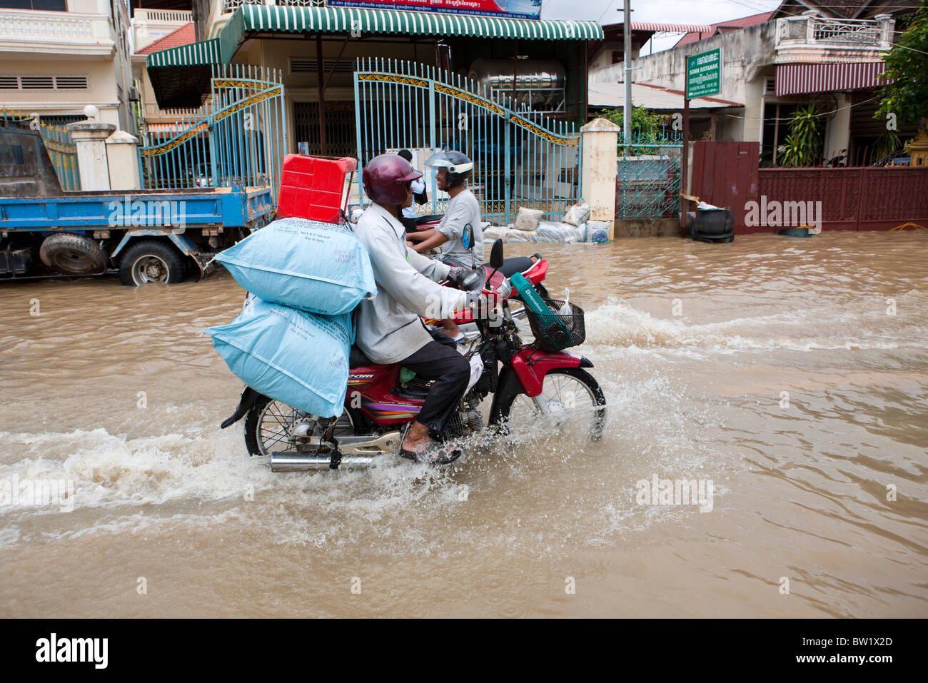 Street scene of floods in Siem Reap. Cambodia. Asia Stock Photo - Alamy