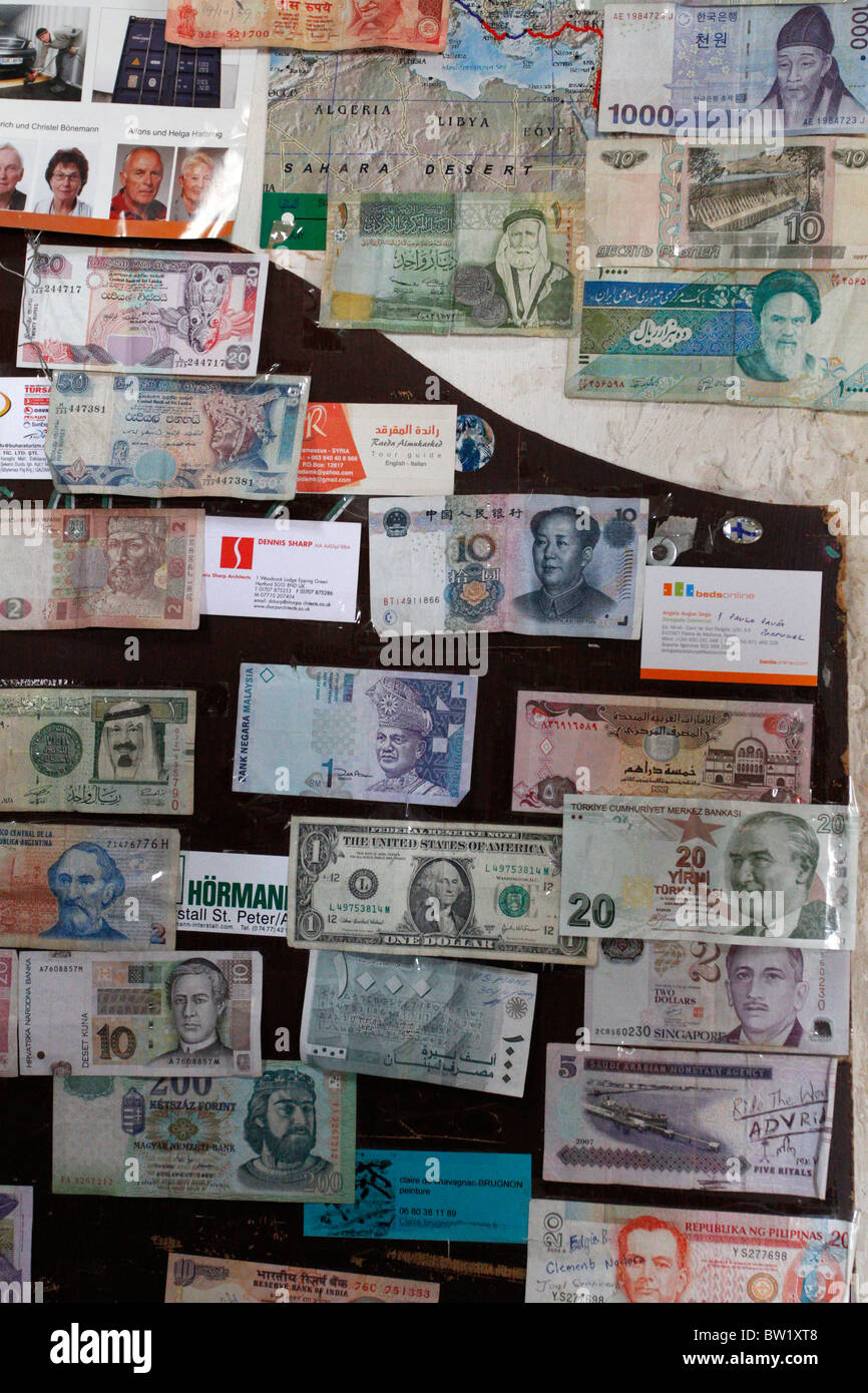 Currencies notes hi-res stock photography and images - Alamy
