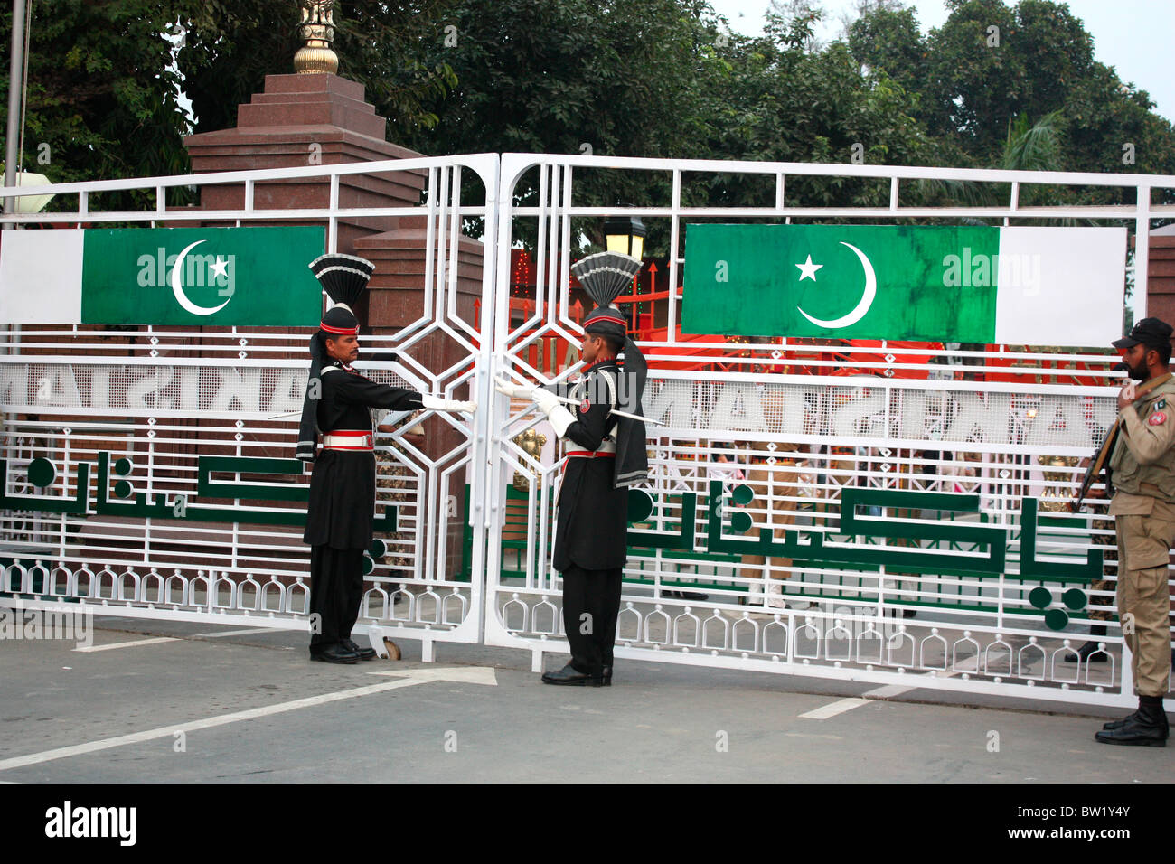 Retreat ceremony at Bagha border checkpost - India- Pakistan border ...