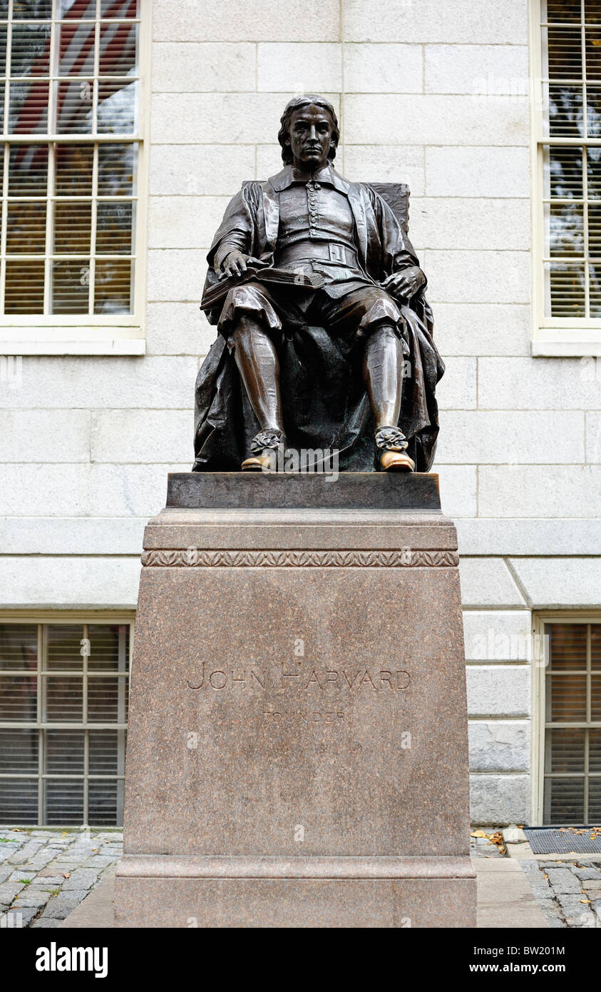 John Harvard Statue