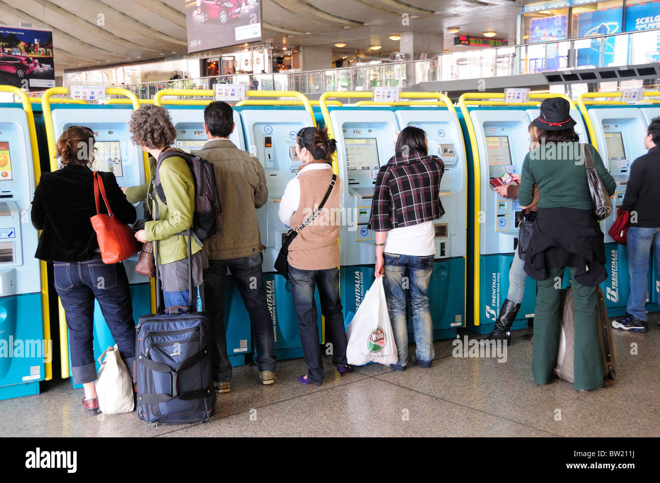 Quick ticket machines, Stazione Termini Stock Photo - Alamy
