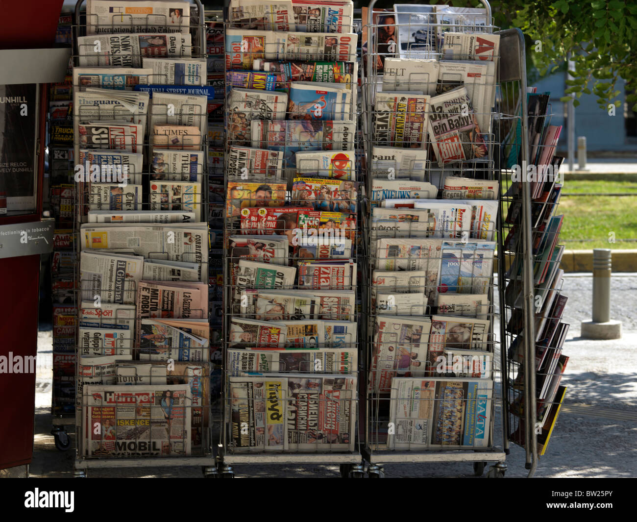 Greek Newspapers High Resolution Stock Photography and Images - Alamy
