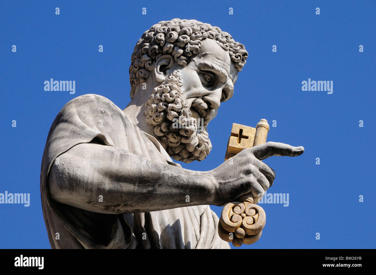 Statue of St Peter with key, St Peter's Square, Vatican City Stock ...