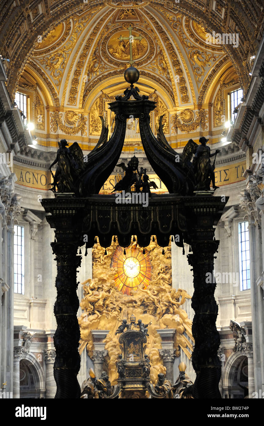 Papal altar & Bernini's baldacchino, St Peter's Basilica, Vatican City ...