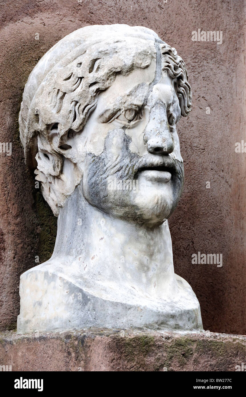 Stone head hi-res stock photography and images - Alamy