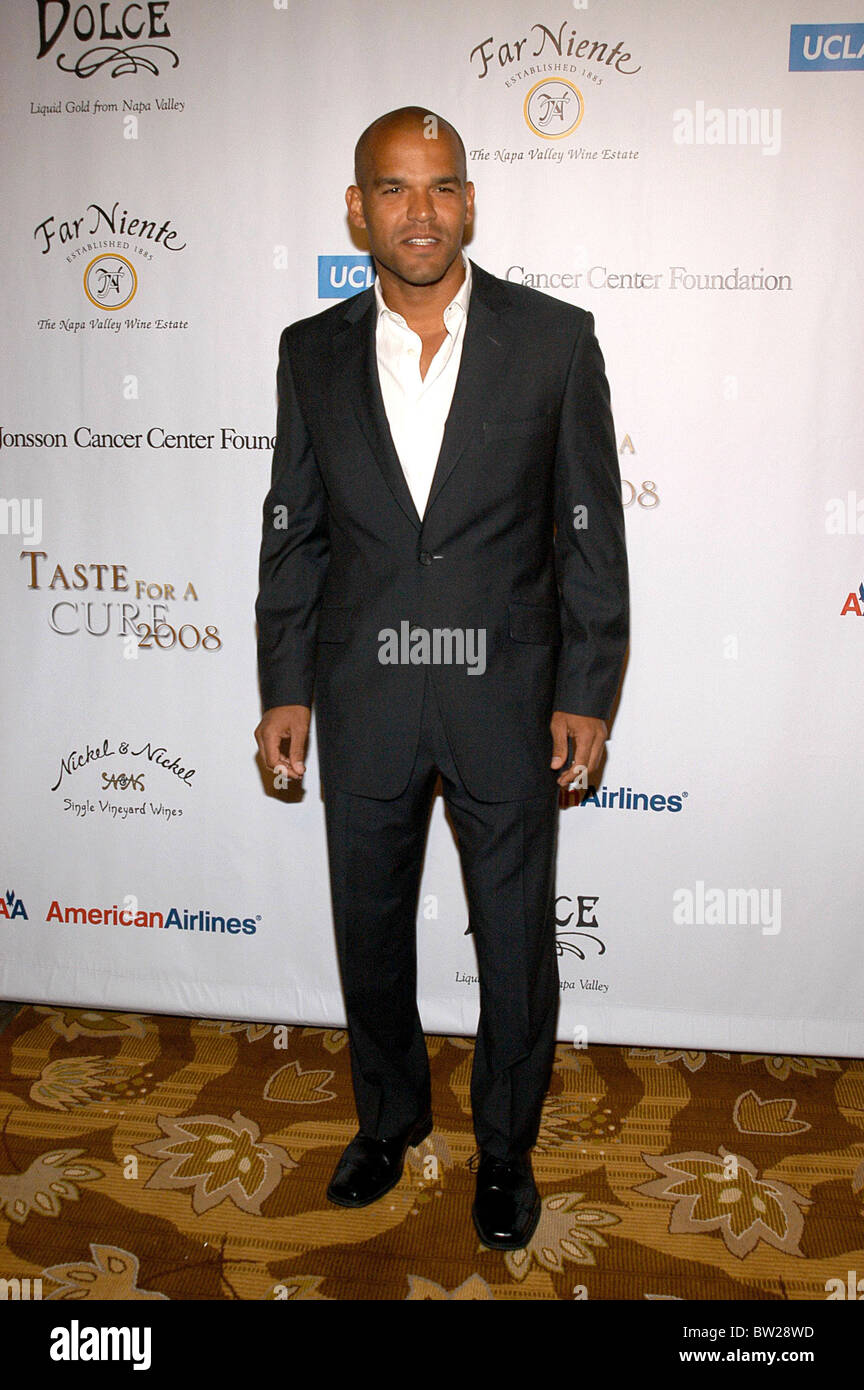 Jonsson Cancer Ctr Honors Fox Broadcastiing Kevin Reilly at TASTE FOR A ...