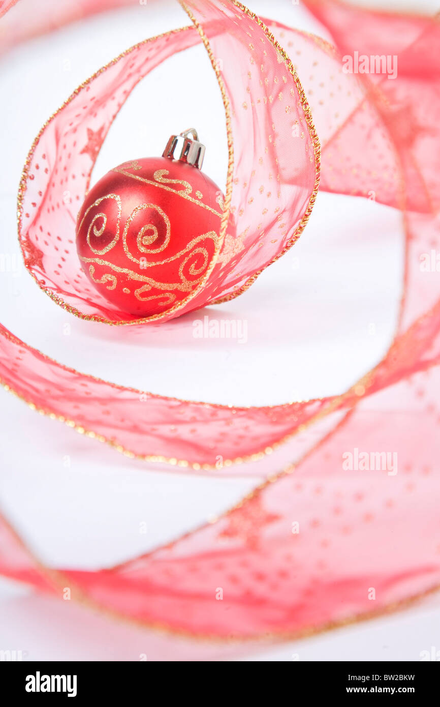 Red bauble ribbon arrangement hi-res stock photography and images - Alamy