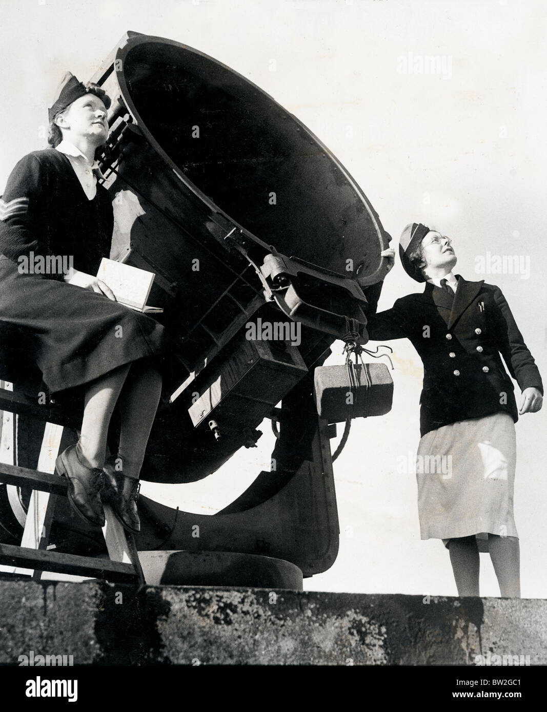 Women ats ww2 hi-res stock photography and images - Alamy