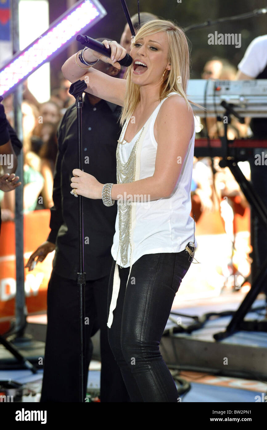 Natasha Bedingfield in Concert on NBC Today Show Stock Photo - Alamy