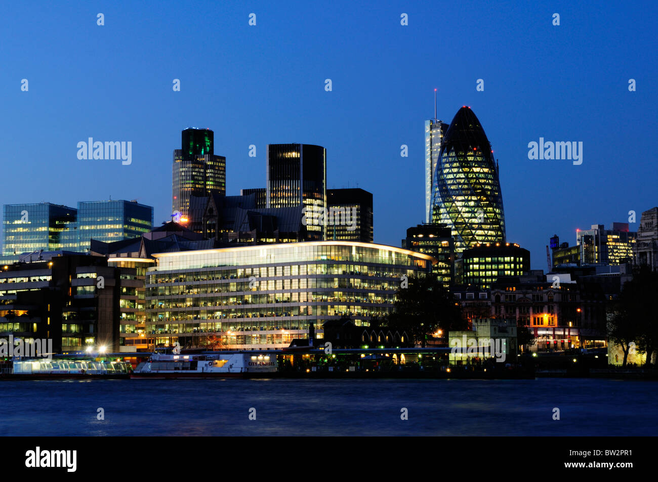 City of london skyline night hi-res stock photography and images - Alamy