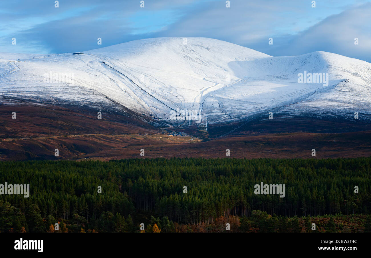 Cairngorm and the An Coire Cas ski area Stock Photo - Alamy
