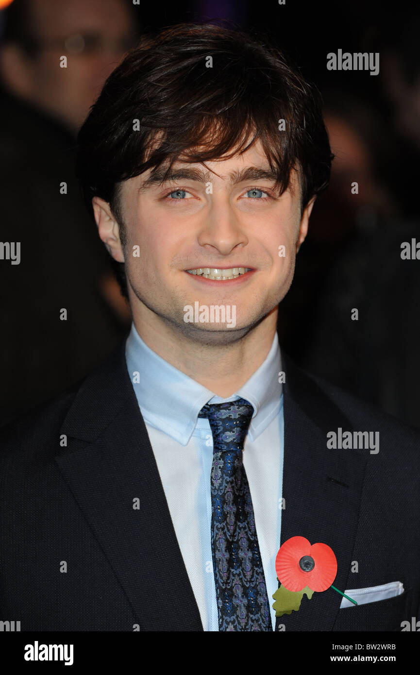 DANIEL RADCLIFFE HARRY POTTER AND THE DEATHLY HALLOWS - PART 1 - FILM ...