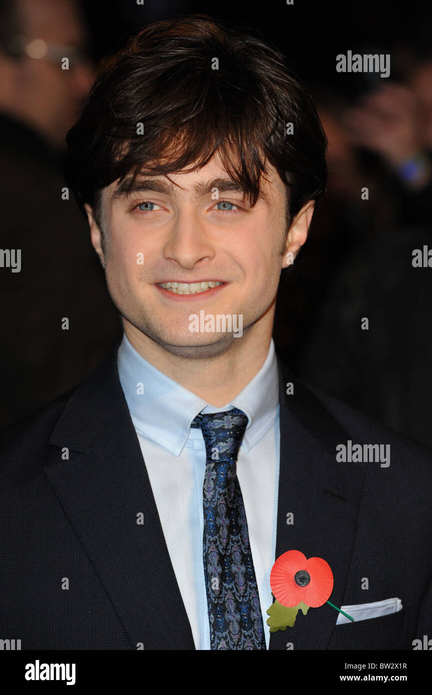 DANIEL RADCLIFFE HARRY POTTER AND THE DEATHLY HALLOWS - PART 1 - FILM ...