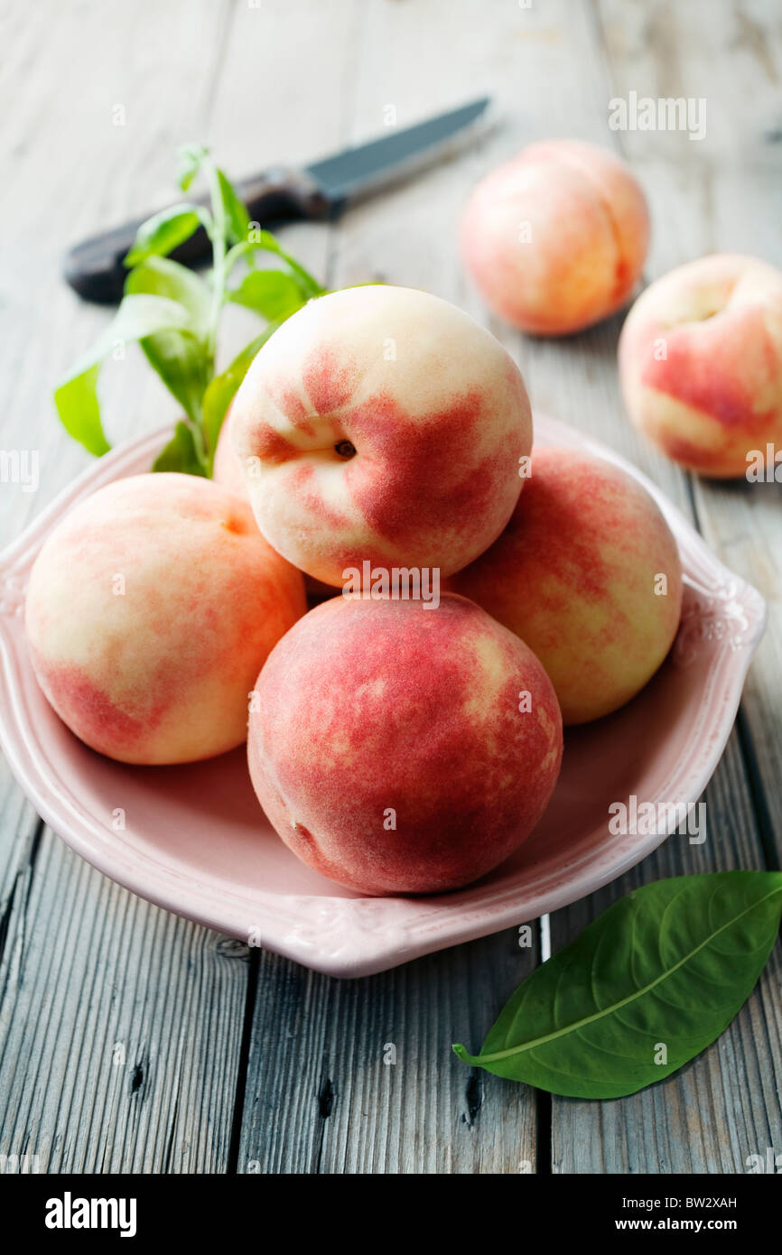 Whole fresh peach fruit hi-res stock photography and images - Alamy