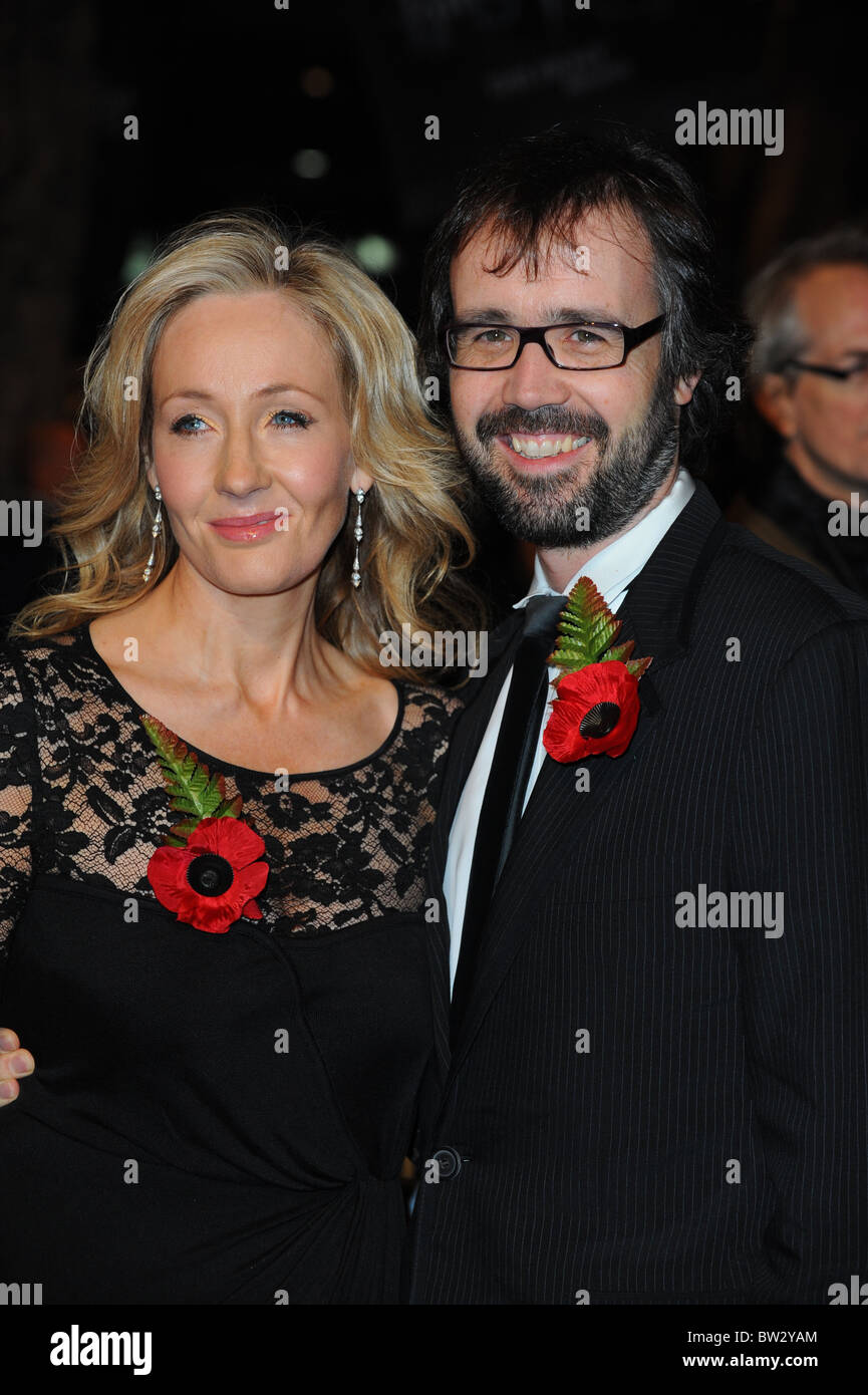 JK ROWLING & NEIL MURRAY HARRY POTTER AND THE DEATHLY HALLOWS - PART 1 ...