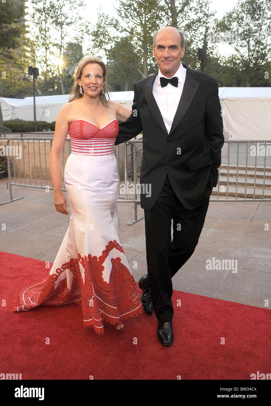 Metropolitan Opera Opening Night of 125th Anniversary Season Stock ...