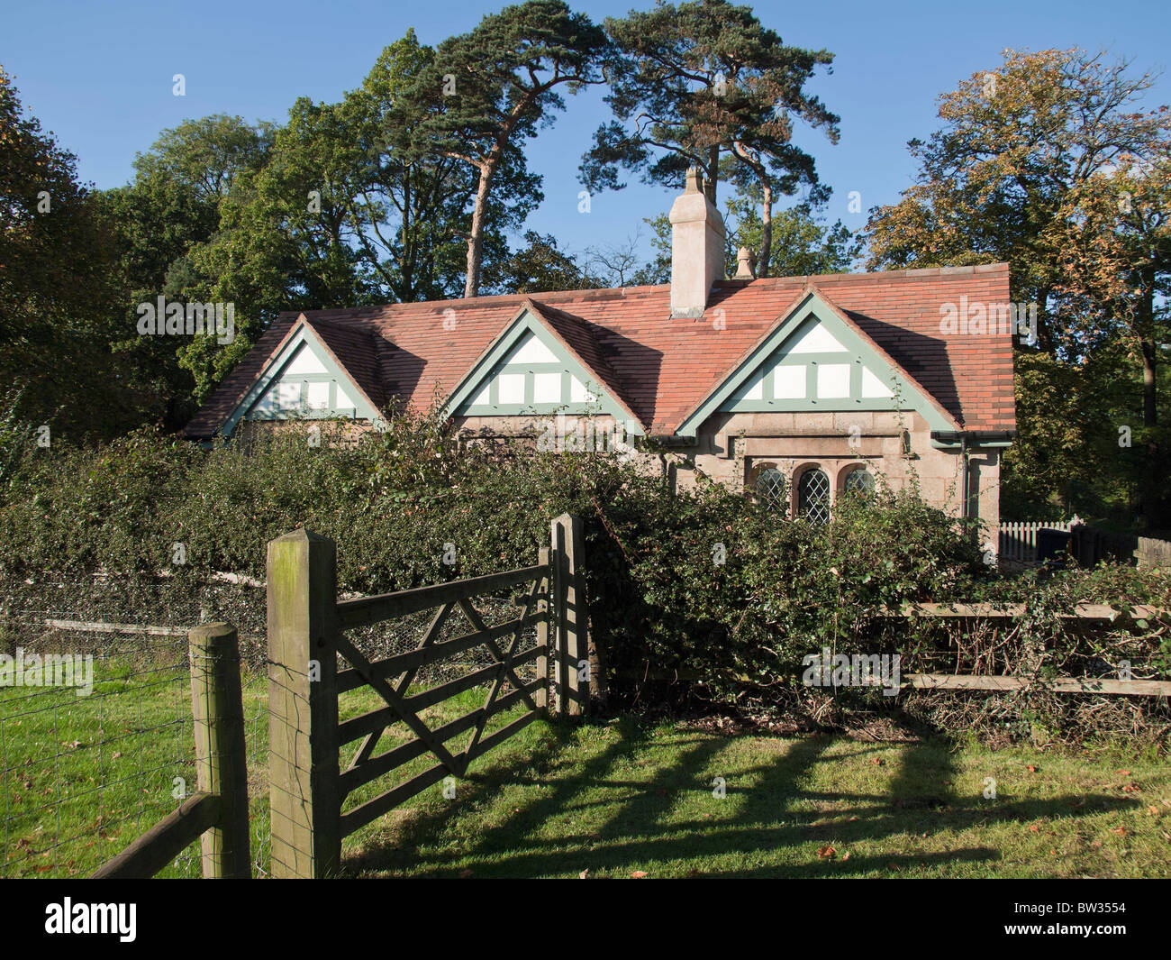 a cottage in the countryside Stock Photo - Alamy