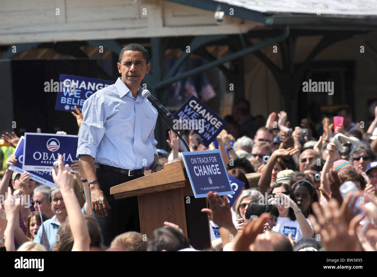 Barack Obama Whistle Stop Tour in Pennsylvania Stock Photo - Alamy