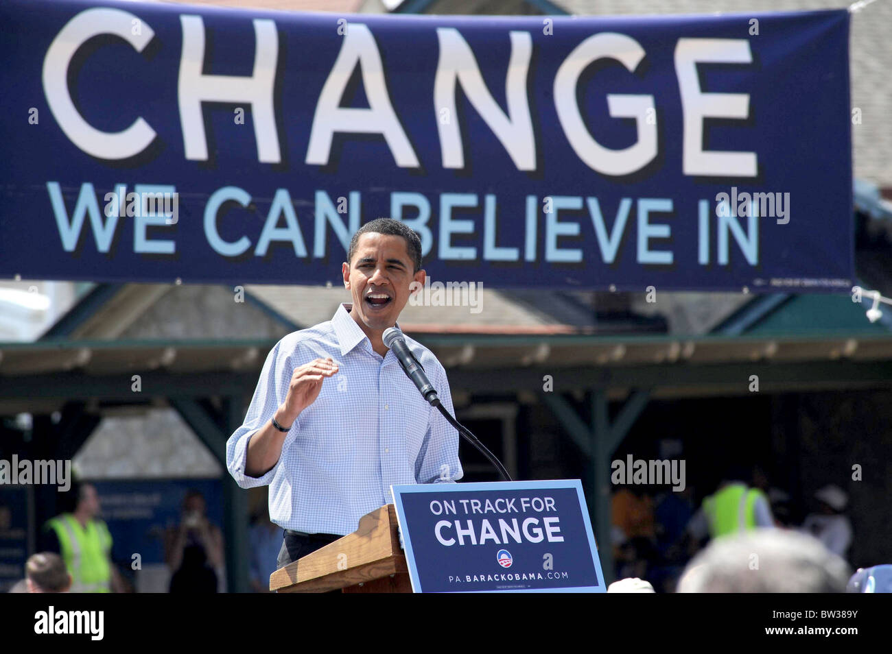 Barack Obama Whistle Stop Tour in Pennsylvania Stock Photo - Alamy