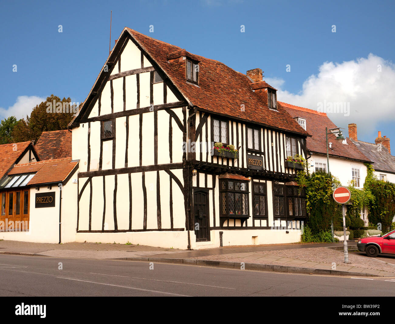 Tudor Style Old Building in Buckingham, England Stock Photo - Alamy
