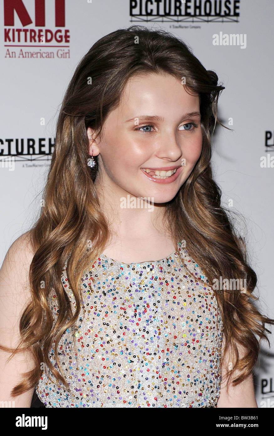 KIT KITTREDGE: AN AMERICAN GIRL Premiere Stock Photo - Alamy