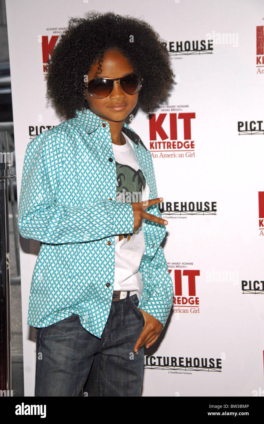 Premiere of KIT KITTREDGE: AN AMERICAN GIRL Stock Photo - Alamy