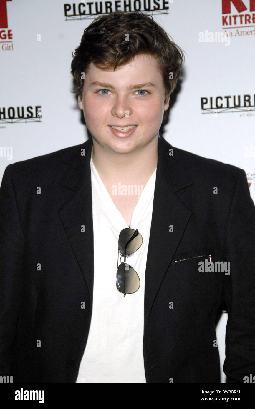 Premiere of KIT KITTREDGE: AN AMERICAN GIRL Stock Photo - Alamy