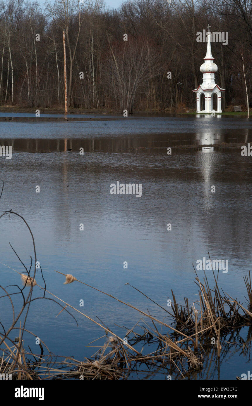 French wayside shrine hi-res stock photography and images - Alamy