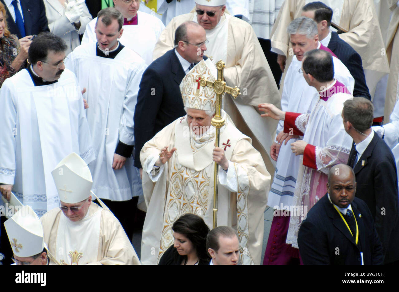 POPE BENEDICT XVI Gives Papal Mass Stock Photo - Alamy