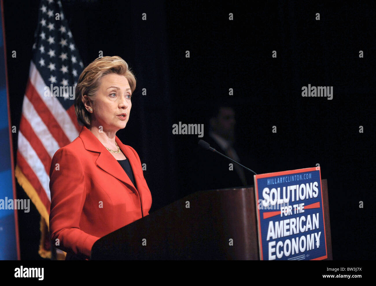Hillary clinton speech podium hi-res stock photography and images - Alamy