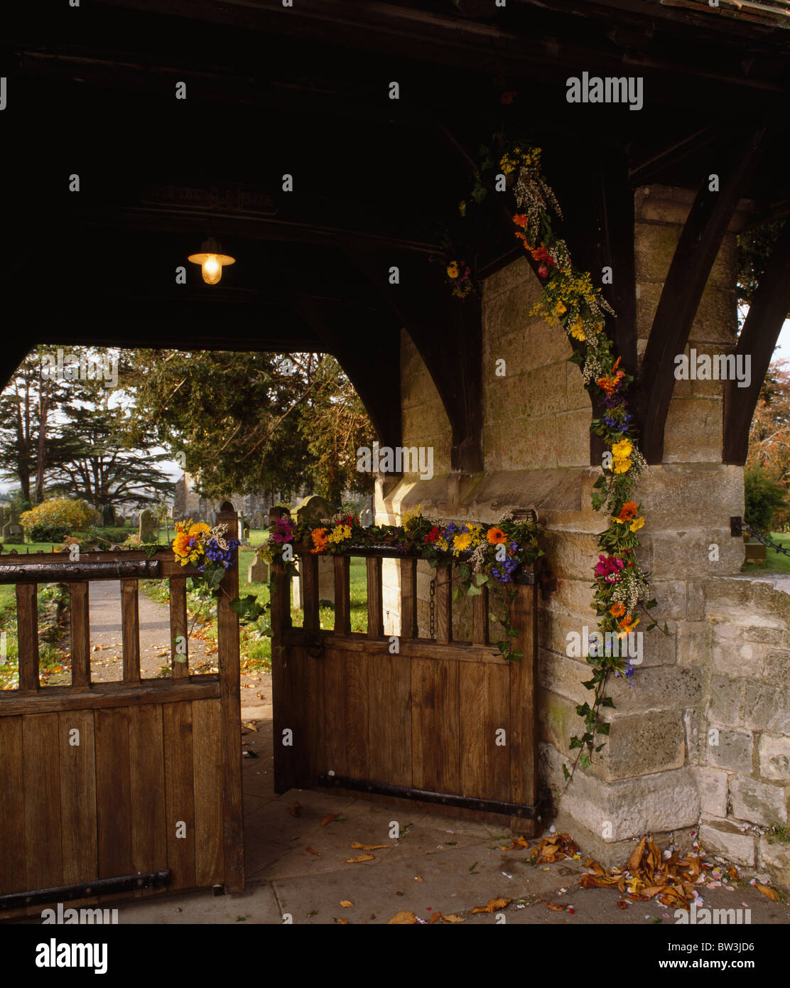 Lych gates hi-res stock photography and images - Alamy