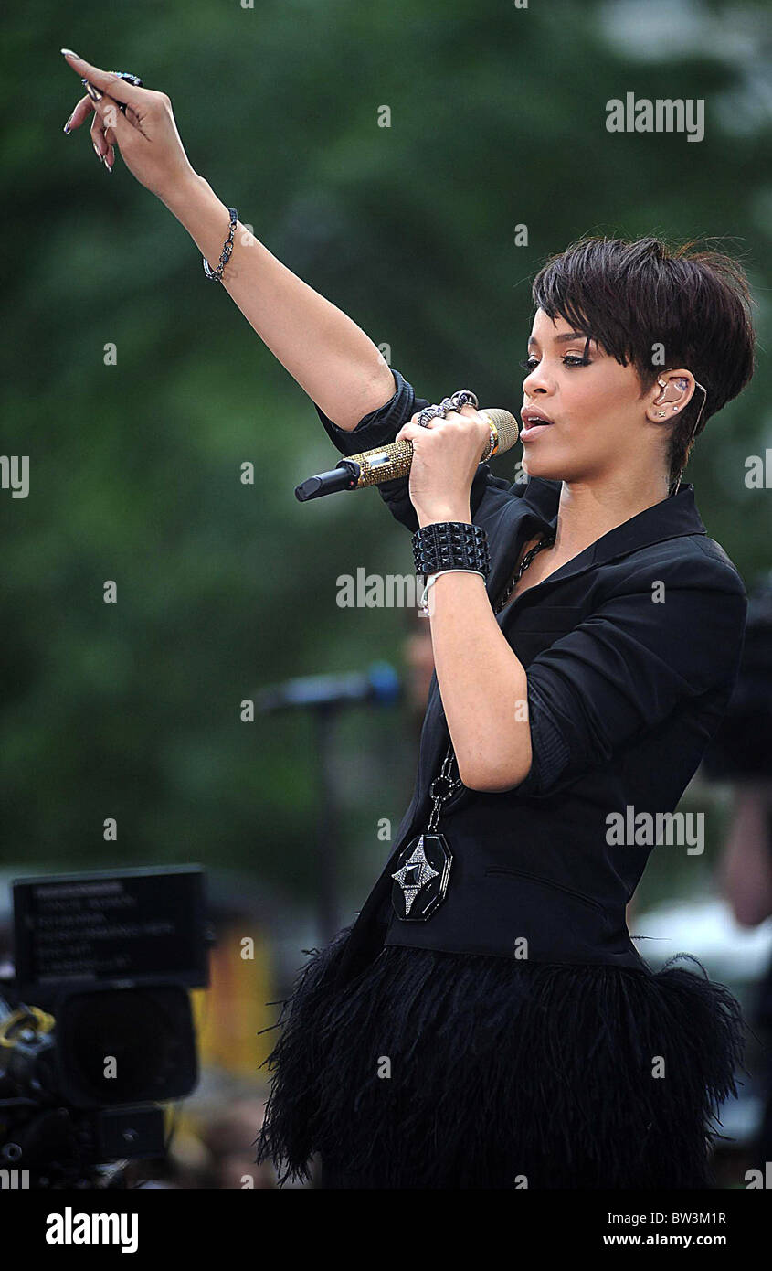 CBS 'The Early Show' with Rihanna Stock Photo - Alamy