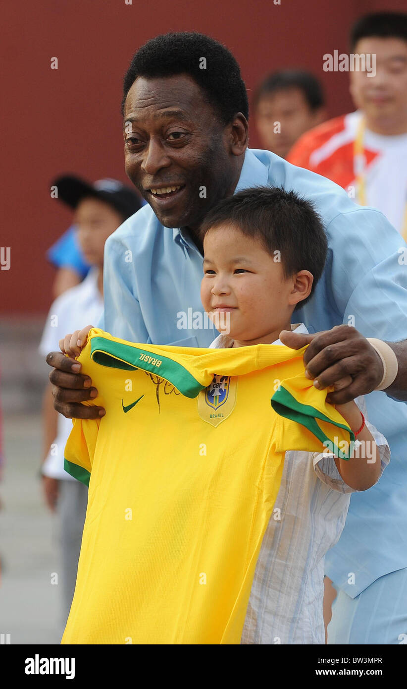 Olympic Spectator Celebrity Round Up Stock Photo - Alamy