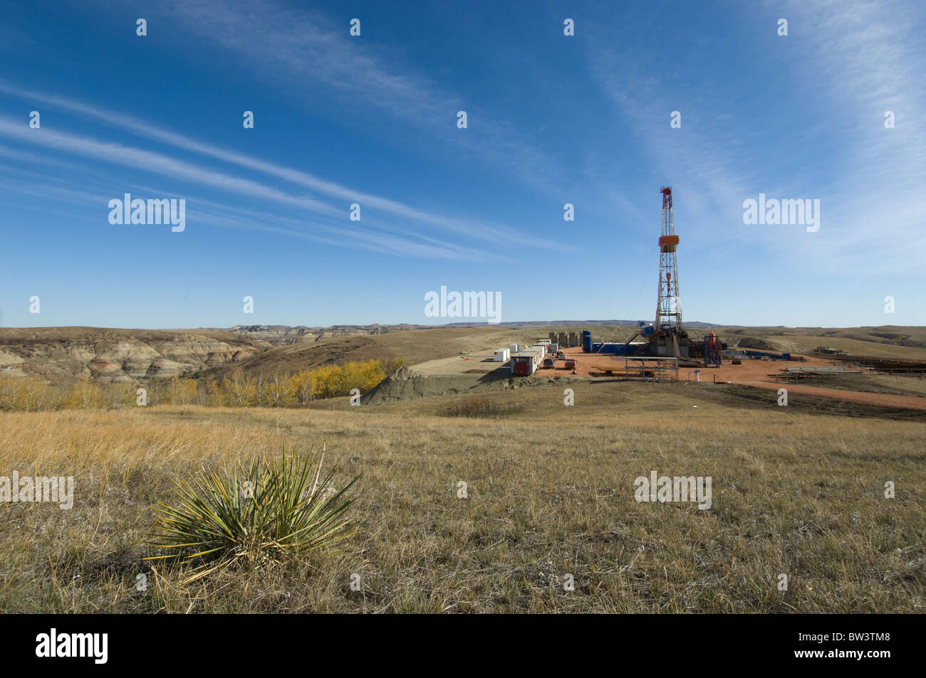 North dakota oil rig hi-res stock photography and images - Alamy