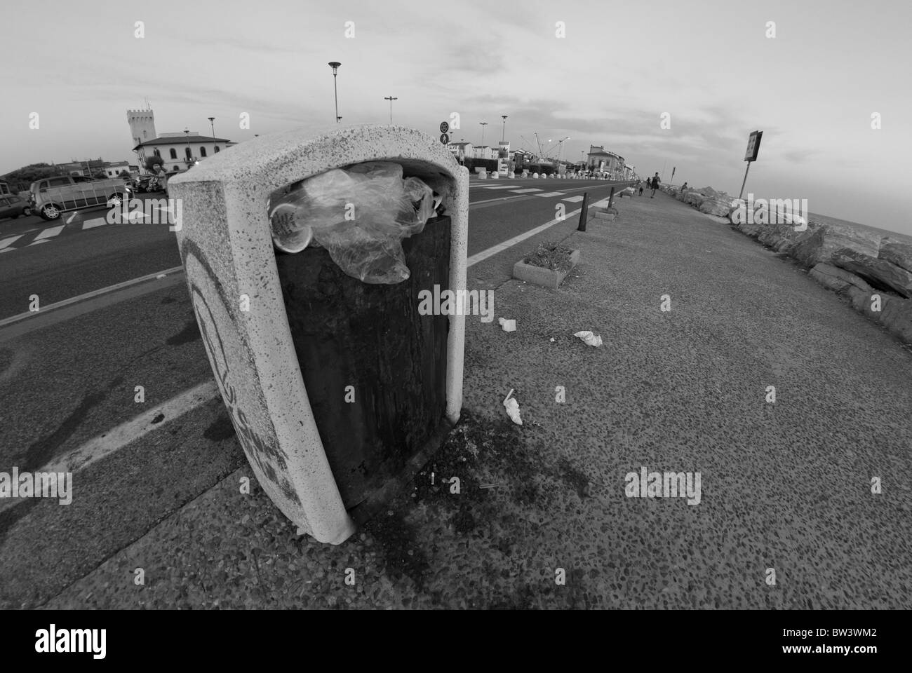 Waste in sea Black and White Stock Photos & Images - Alamy
