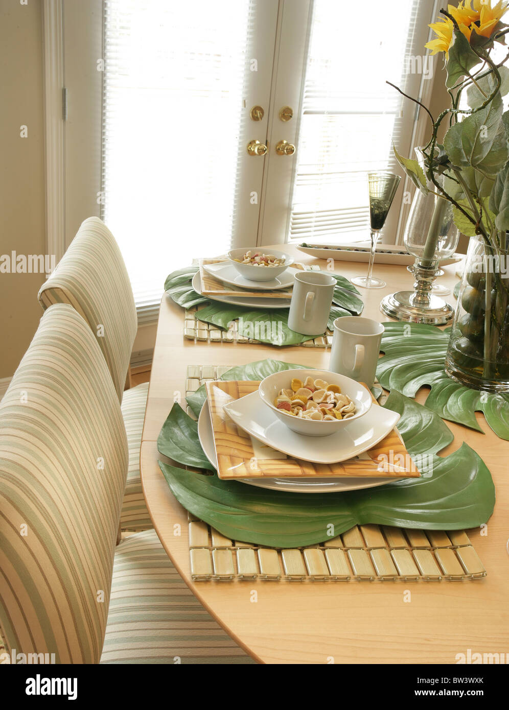 Place Setting - Summer Feel Stock Photo - Alamy