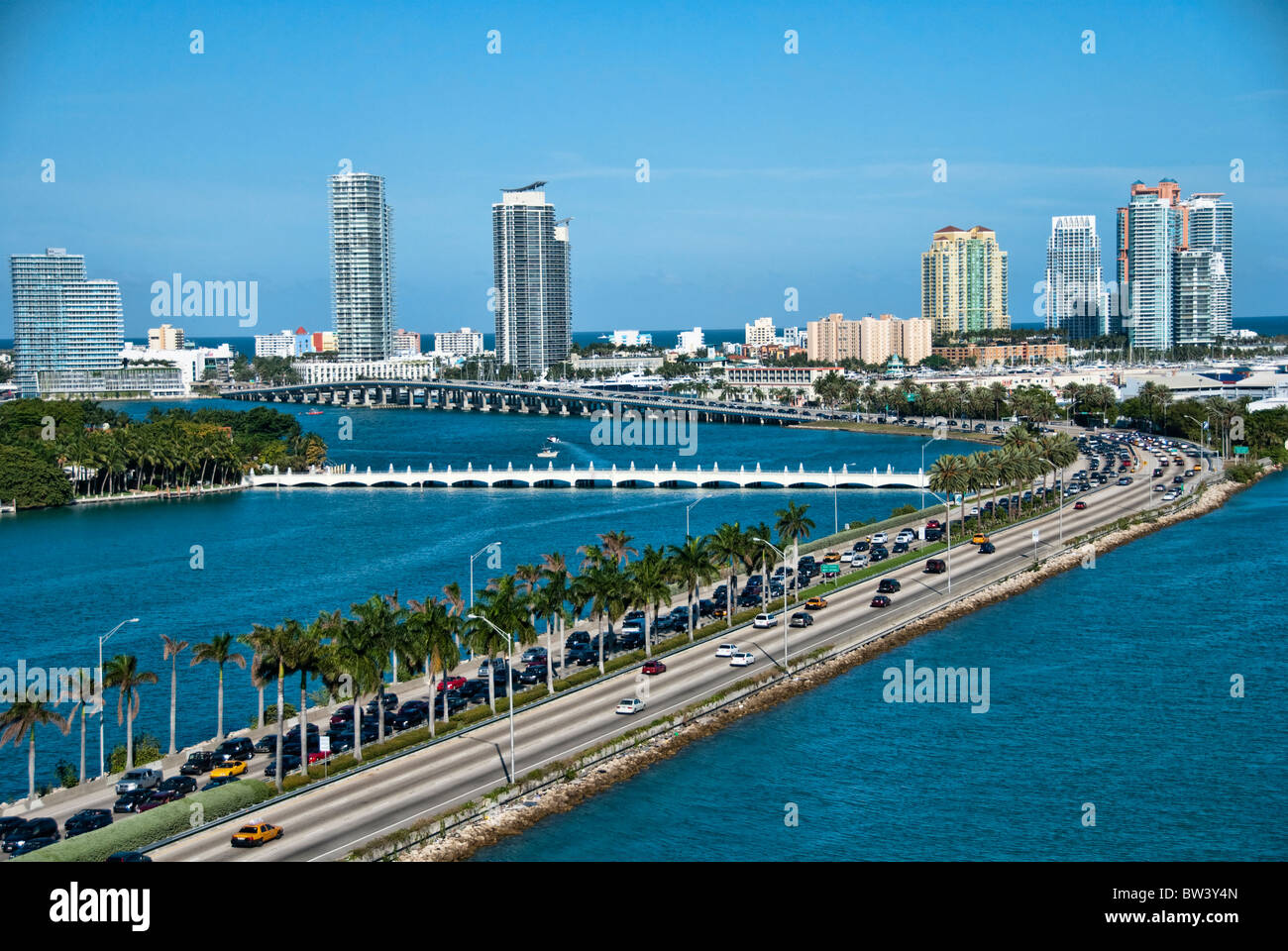 Miami street view hi-res stock photography and images - Alamy